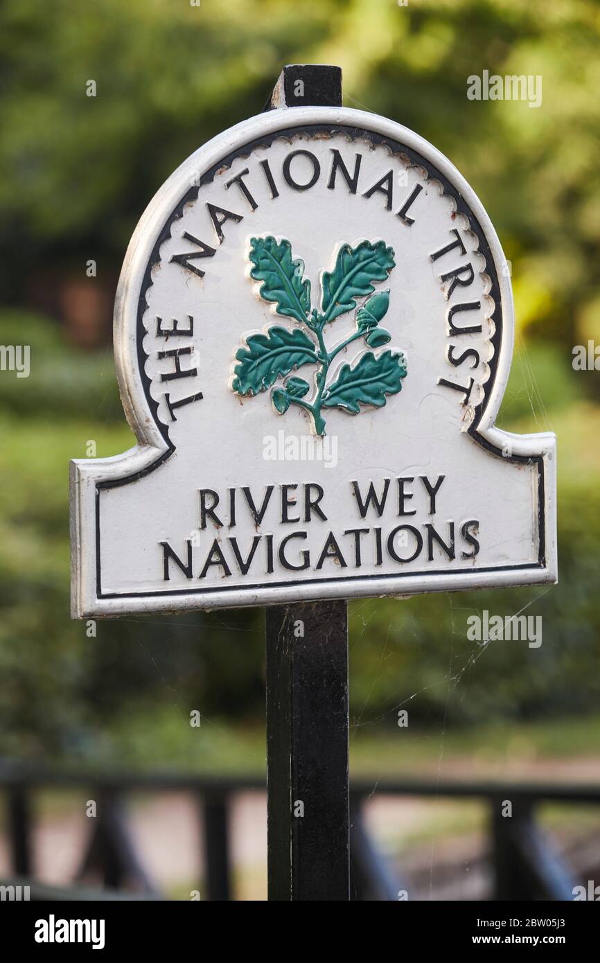 Canal and river trust signage hi-res stock photography and images - Alamy