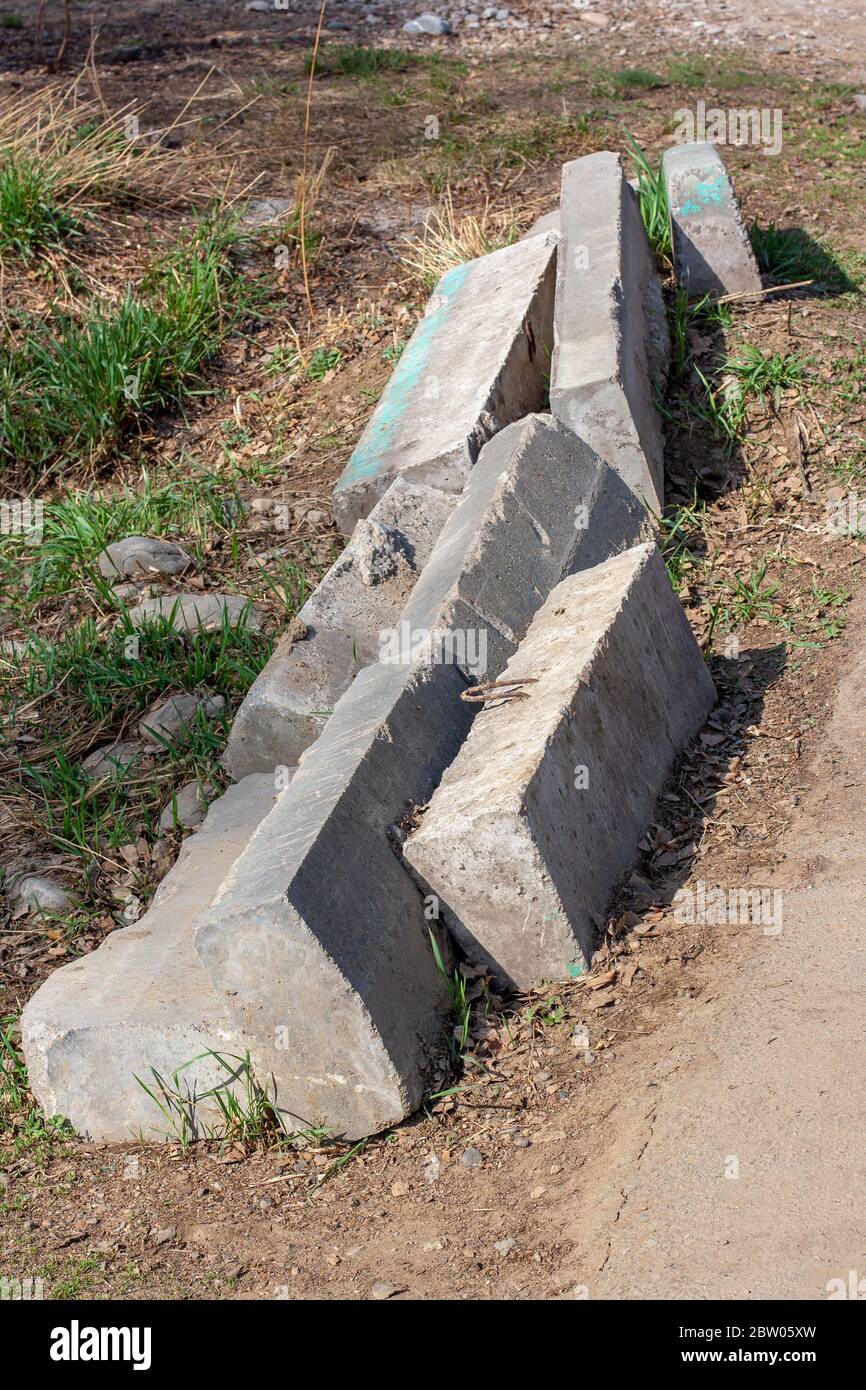 Curb stones hi-res stock photography and images - Alamy