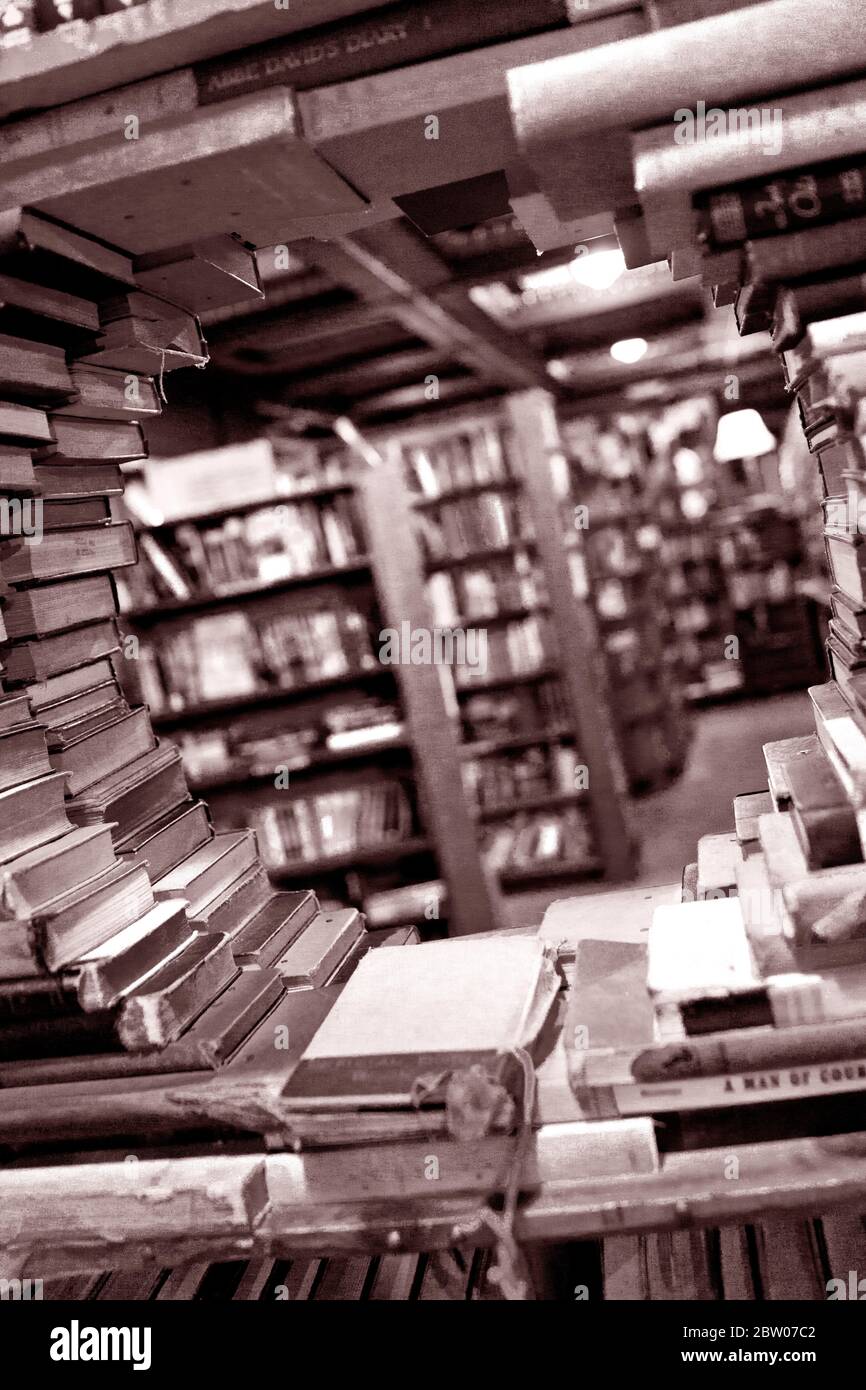 The Last Bookstore airy book & record store offering new & used items ...