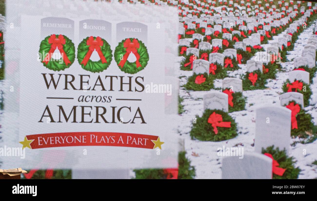 Wreaths across america hi-res stock photography and images - Alamy
