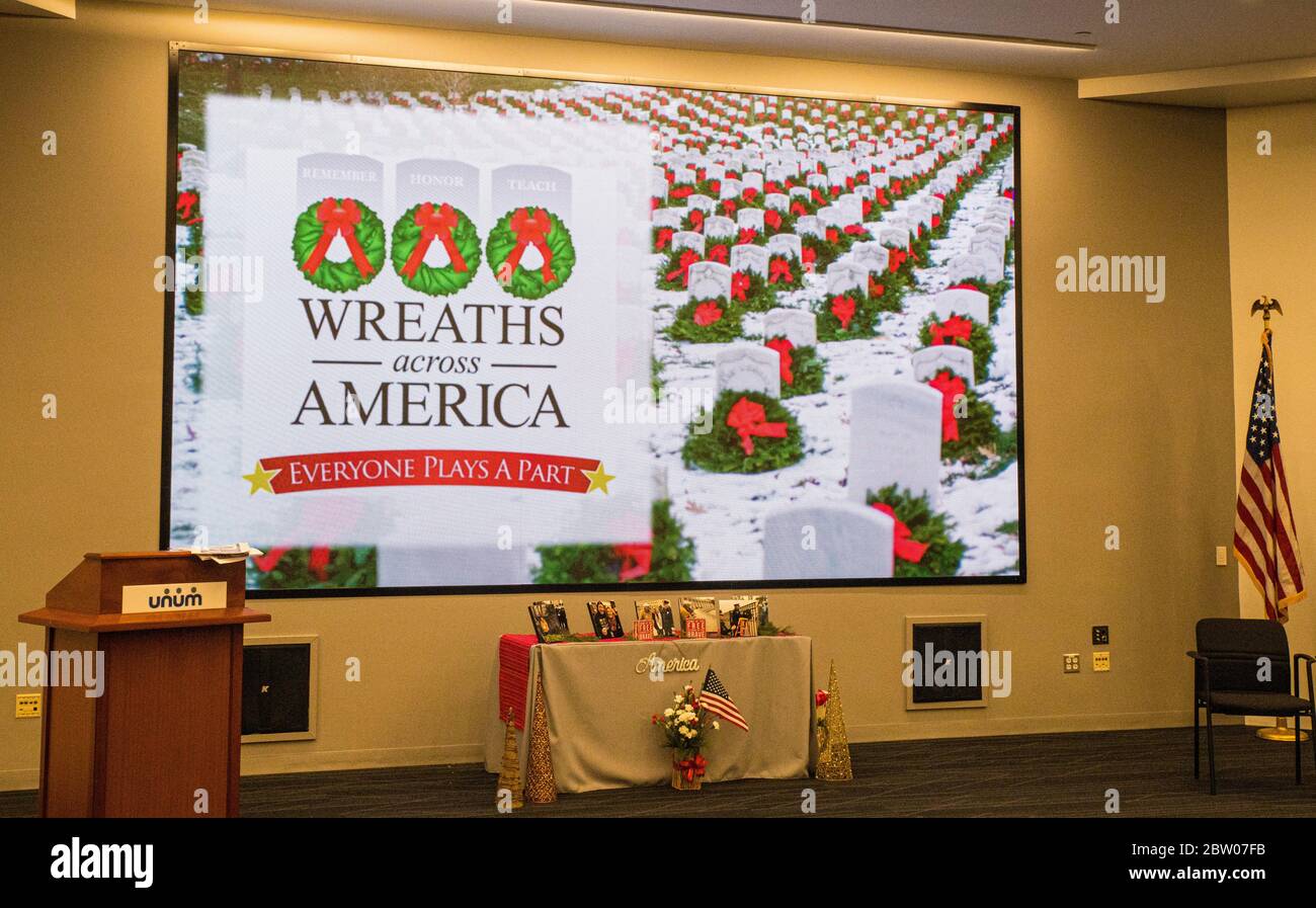 Wreaths across america hi-res stock photography and images - Alamy