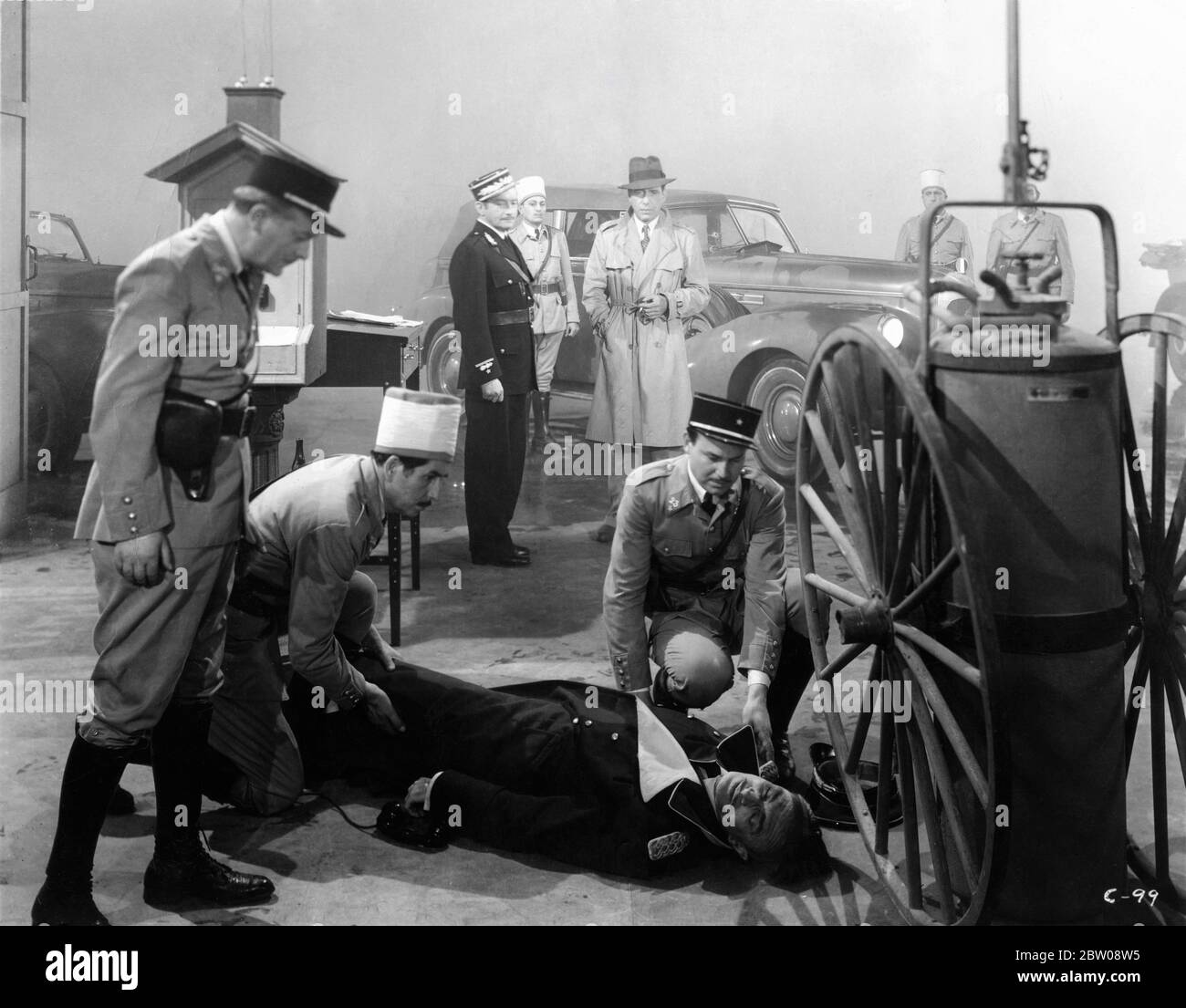 Casablanca movie captain hi-res stock photography and images - Alamy