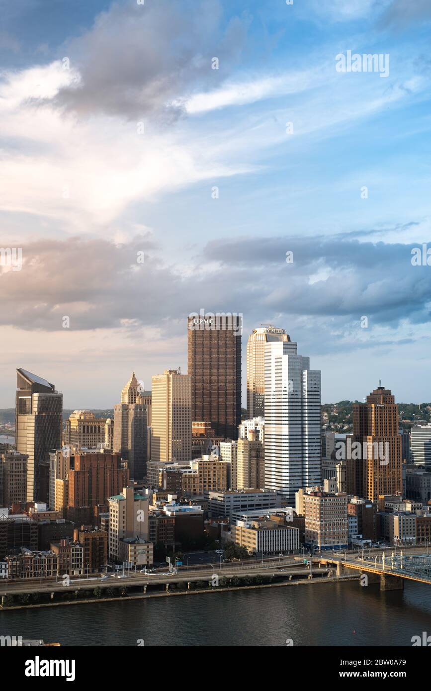 Pittsburgh dippy the dinosaur hi-res stock photography and images - Alamy