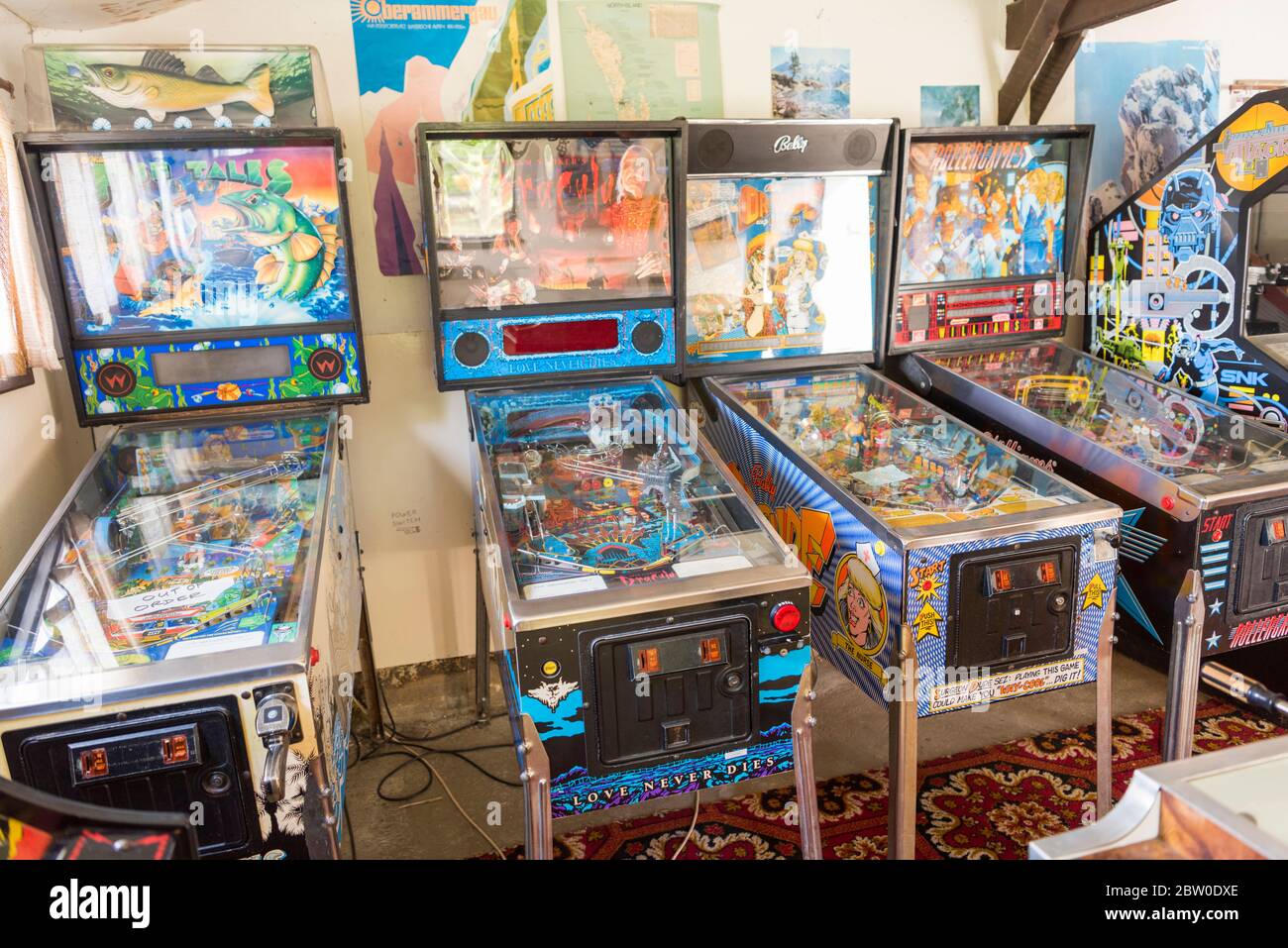 Pinball machines hi-res stock photography and images - Alamy