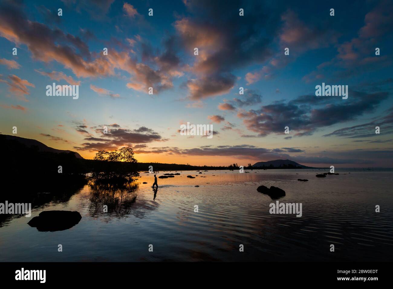 Summer sunset seascape on tropical Phu Quoc island, Hon Mot island in ...