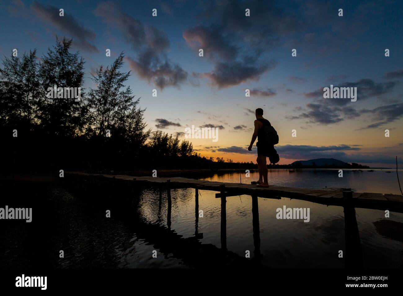Summer sunset seascape on tropical Phu Quoc island, Hon Mot island in ...