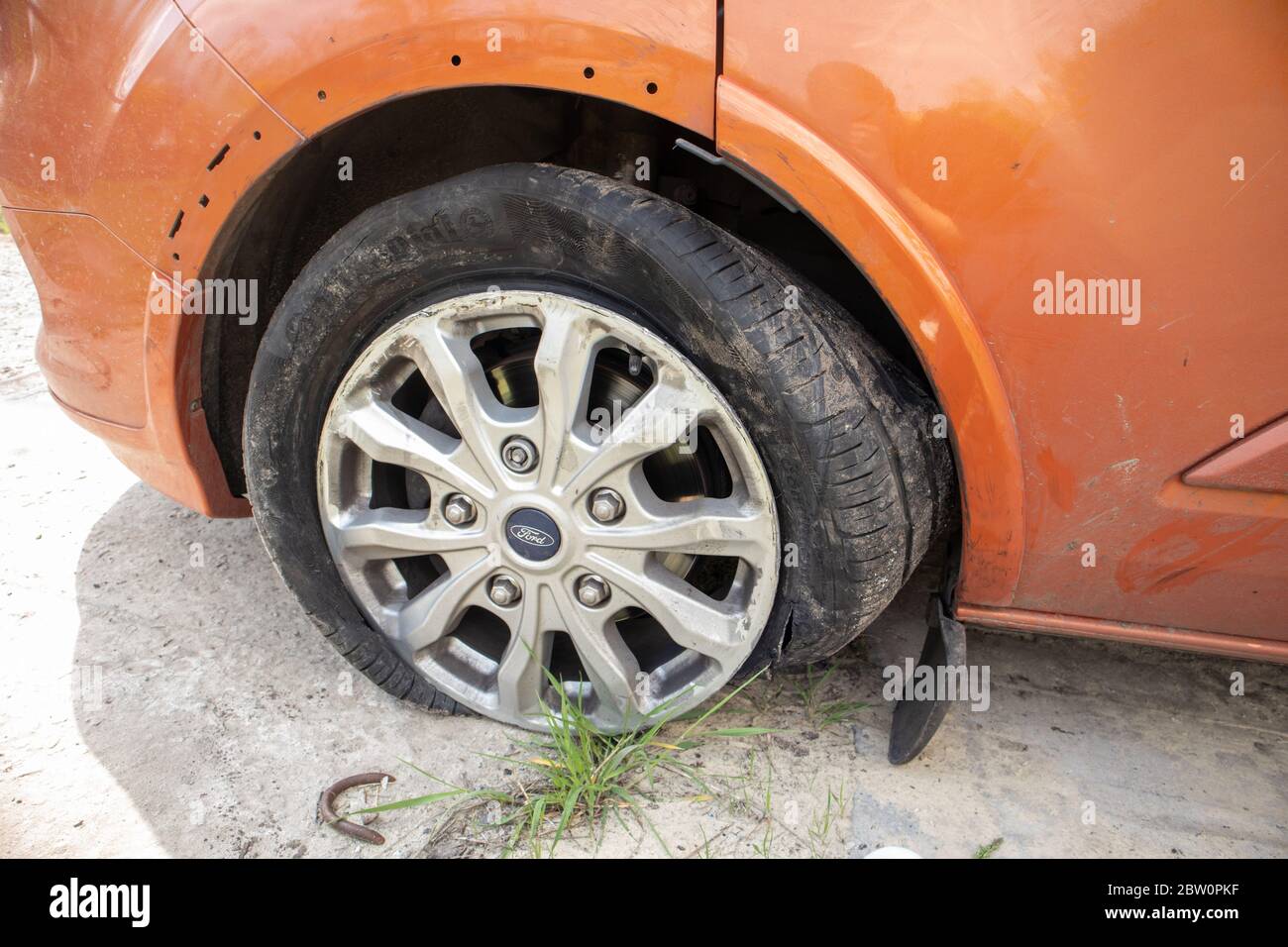 Destroyed bolt hi-res stock photography and images - Alamy