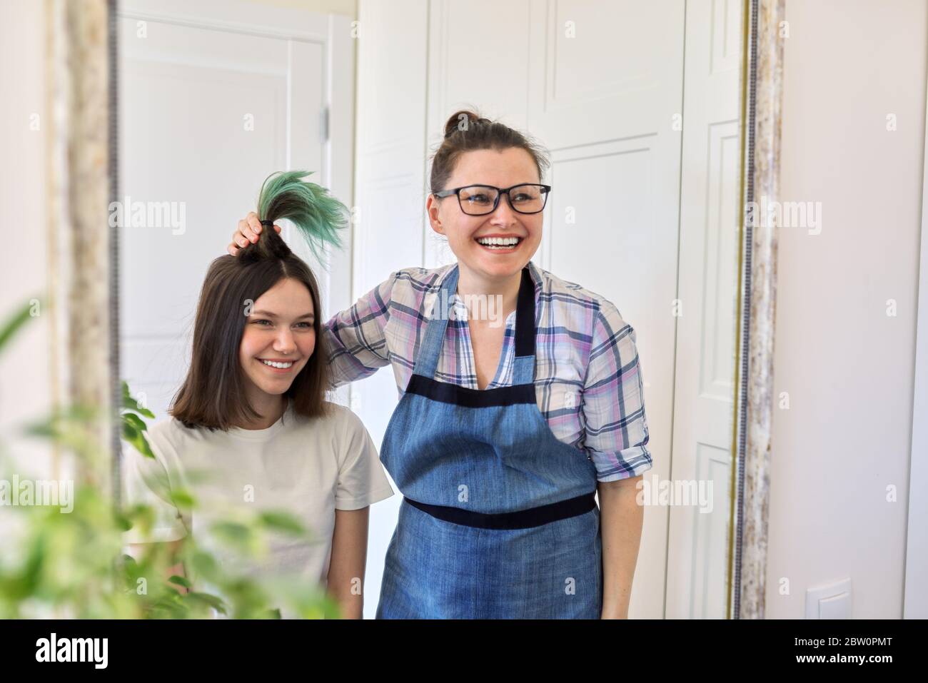 Haircut At Home Mom Cuts Daughters Hair Mother Shows Cut Colored Hair
