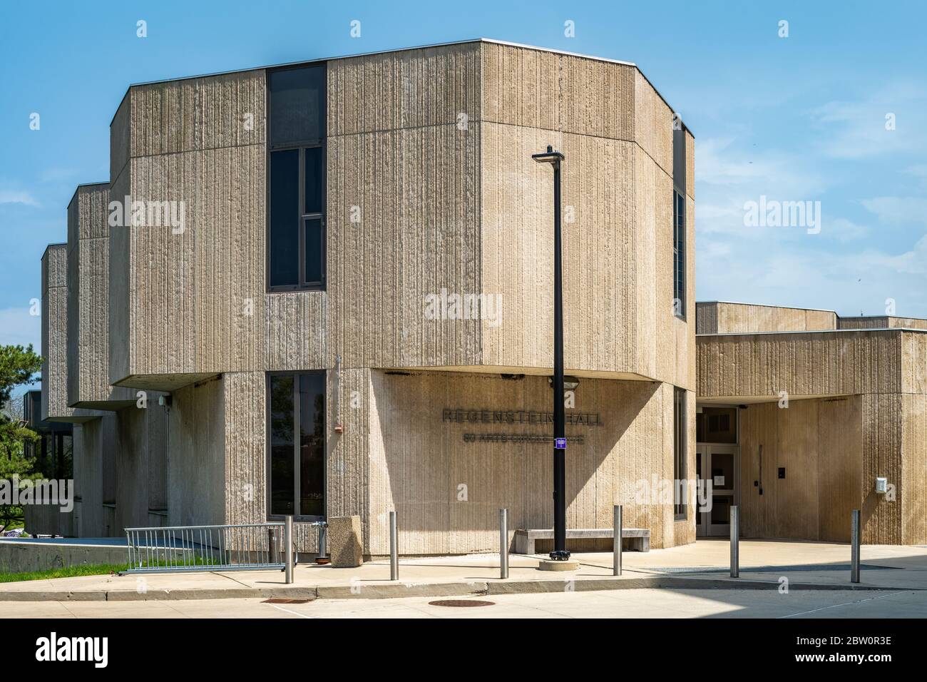 Regenstein Hall at Northwestern University, designed by Walter Netsch ...