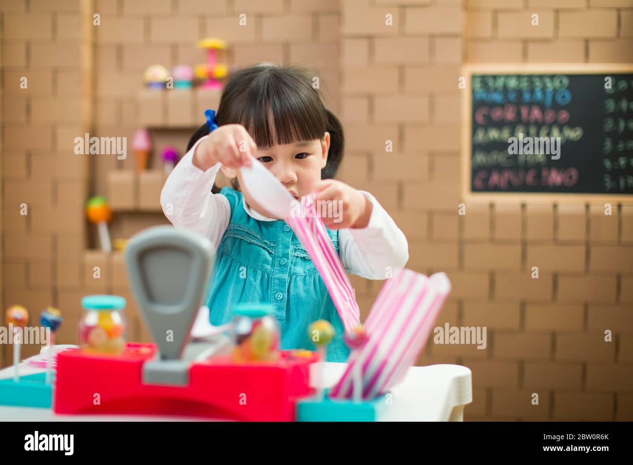 Child pretend play shop hi-res stock photography and images - Alamy