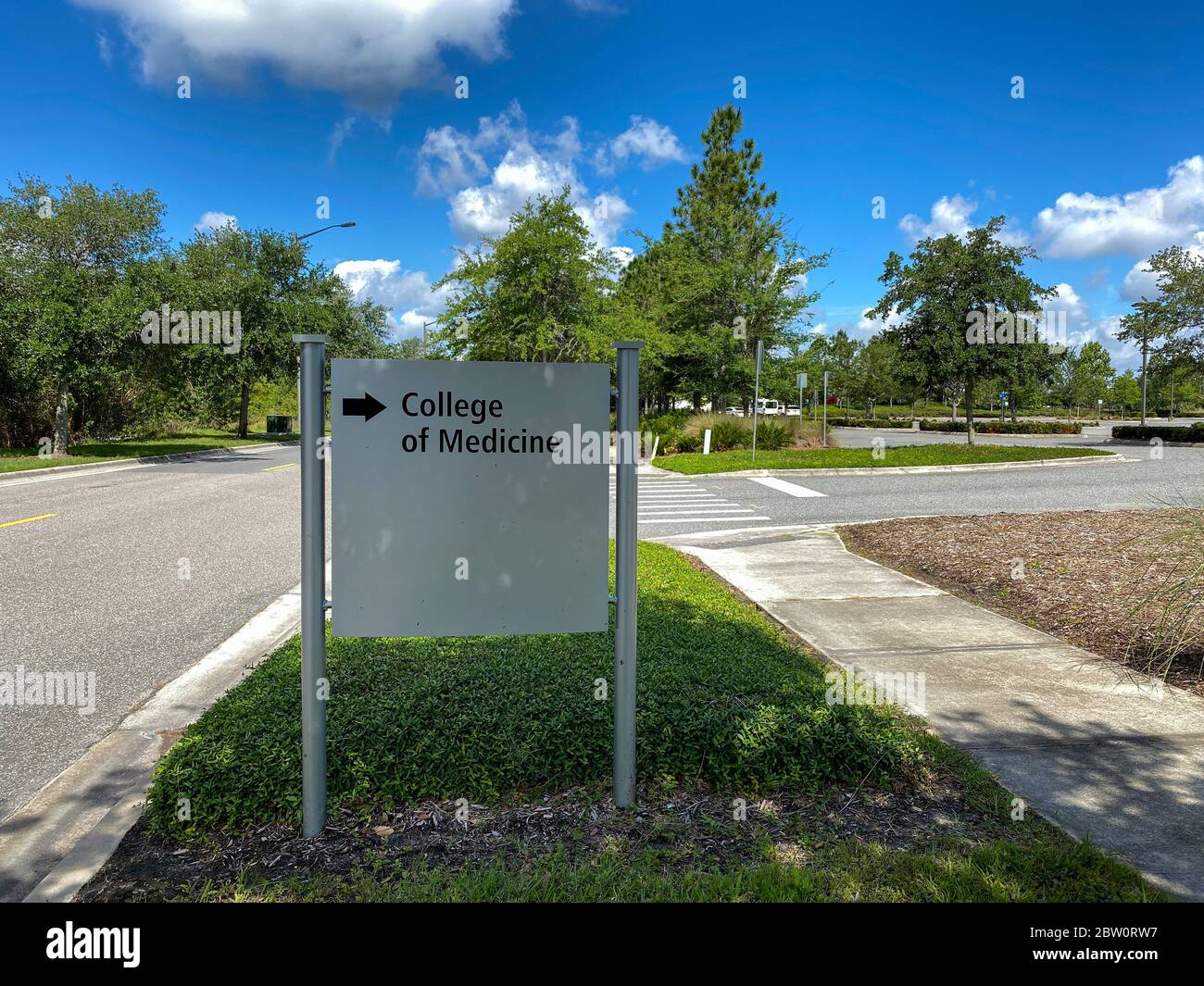Orlando,FL/USA -5/6/20: The directional sign pointing to College of ...