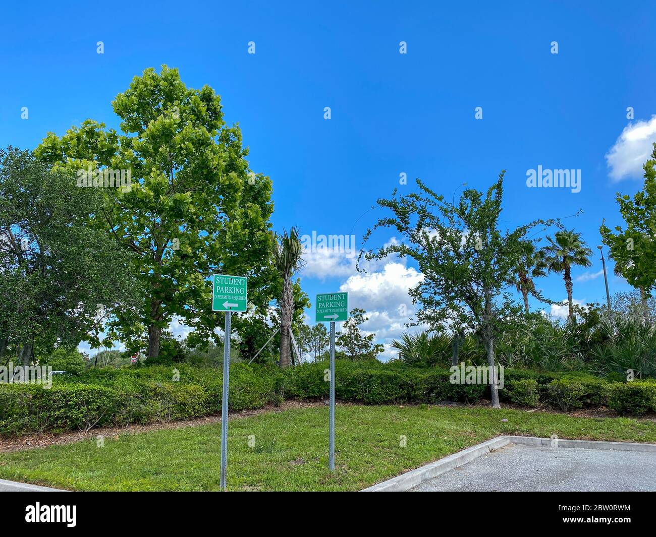 Campus drive in sign hi-res stock photography and images - Alamy