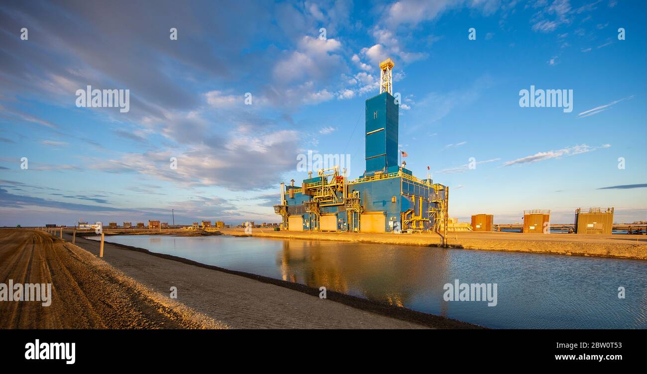 Drilling for oil on the North Slope of Alaska Stock Photo - Alamy