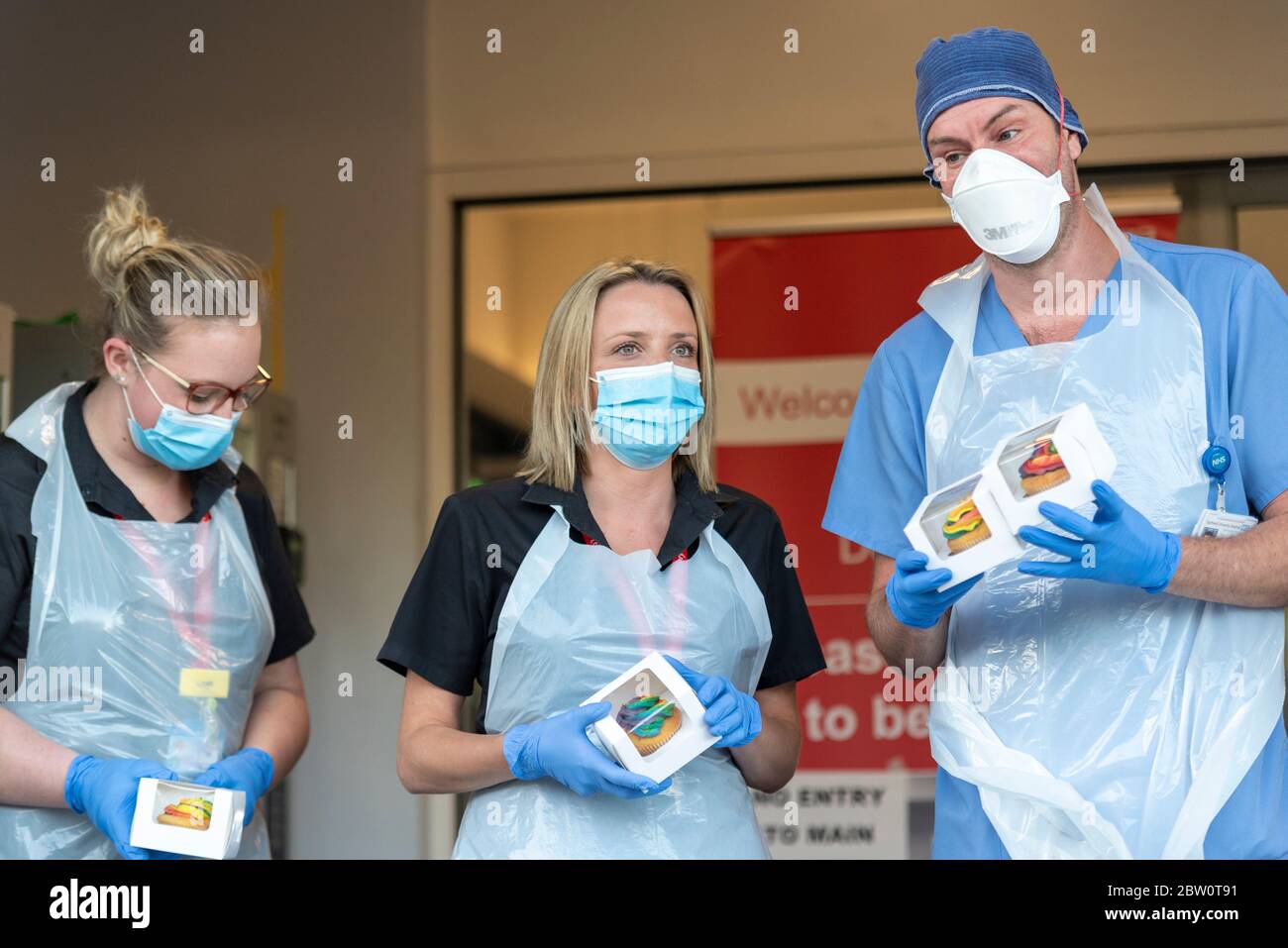 Nhs ffp3 masks hi-res stock photography and images - Alamy