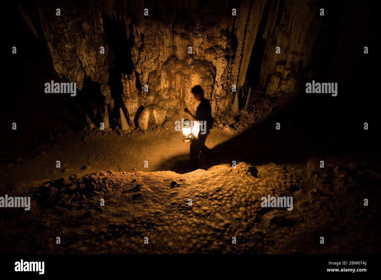 A local guide inside the Tham Lot cave, Pang Mapha, Pai, Thailand Stock ...
