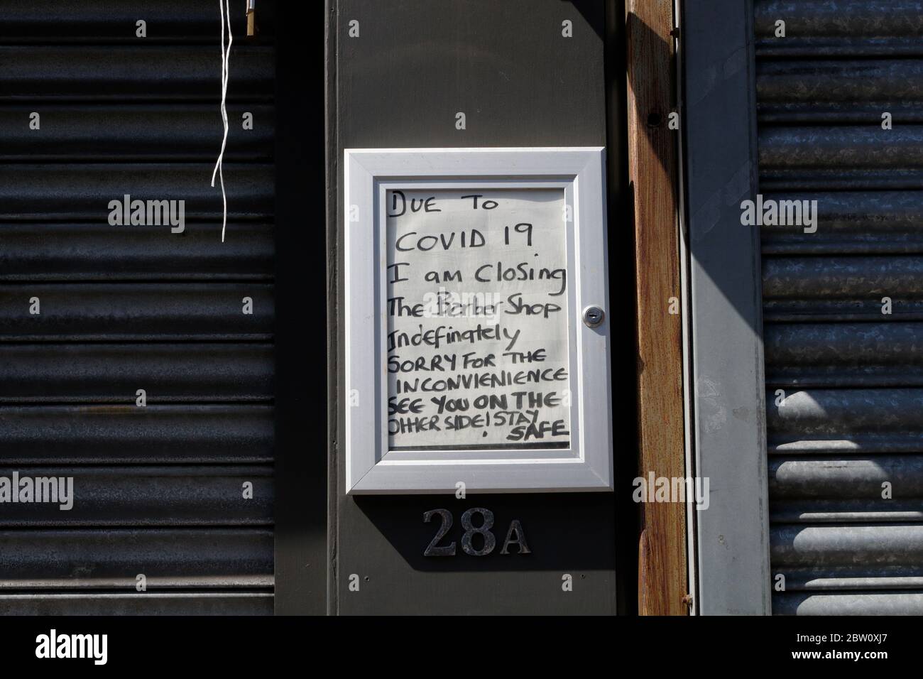 Shop closed due to lockdown, message on shop window, Sheffield, England ...