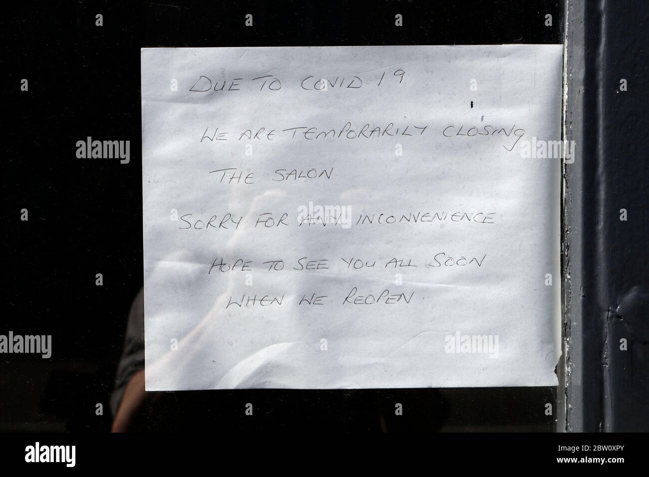 Shop closed due to lockdown, message on shop window, Sheffield, England ...