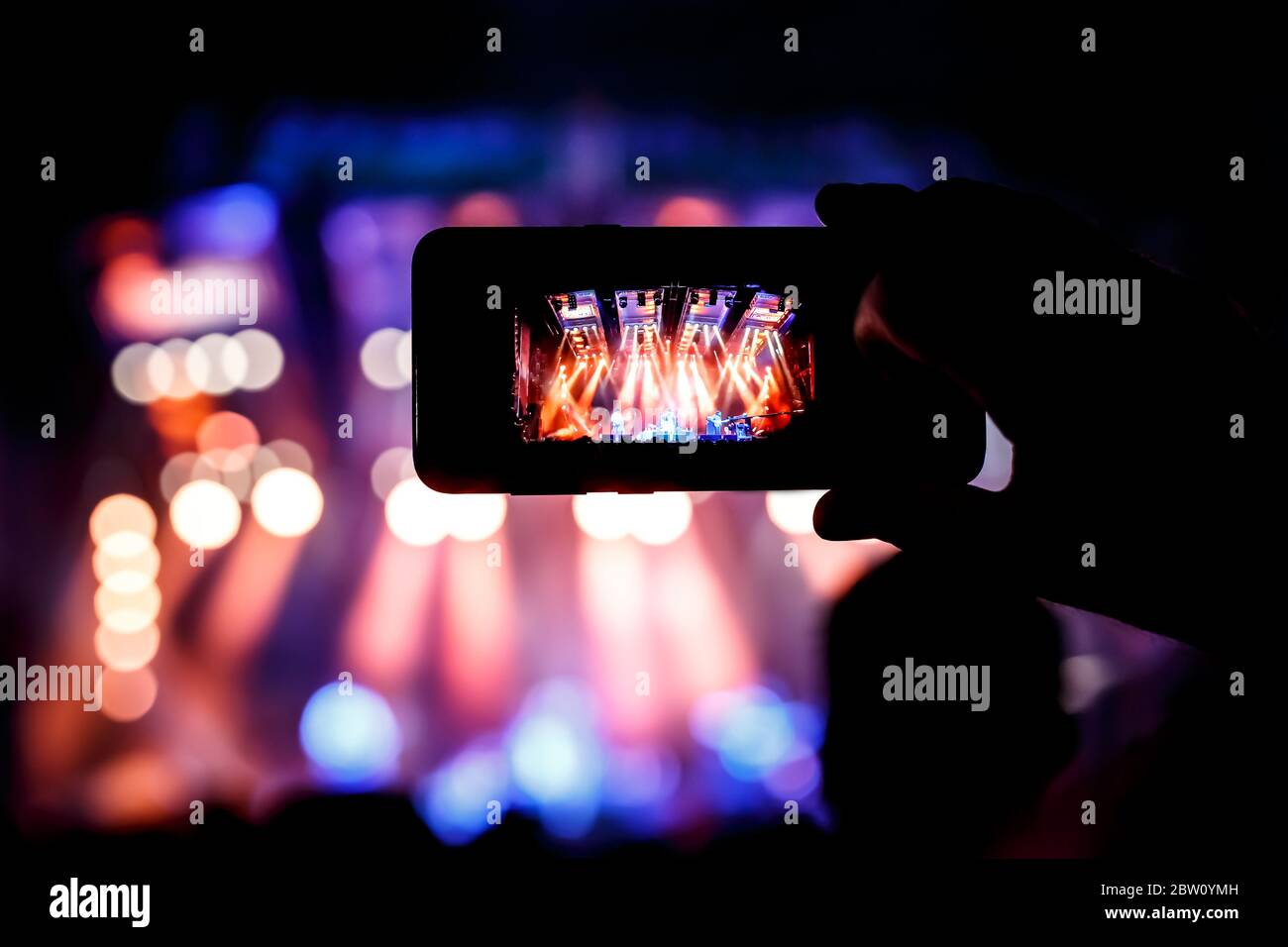 Tv screen outdoor concert hi-res stock photography and images - Alamy
