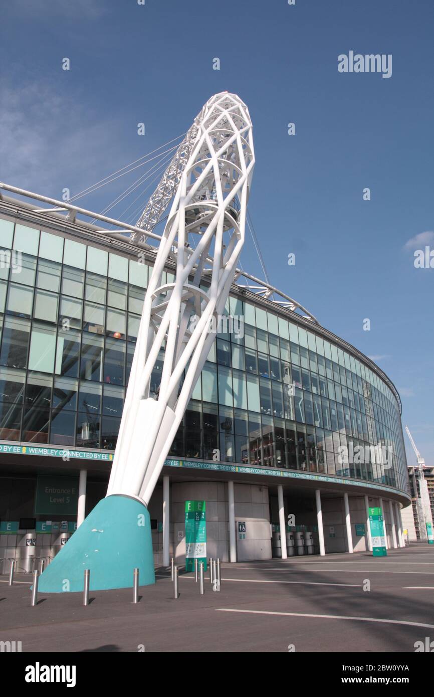 Wembley stadium exterior hi-res stock photography and images - Alamy