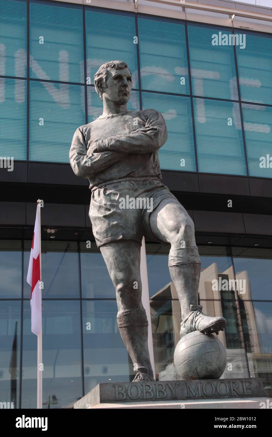 Bobby Moore monument, Wembley stadium, London Stock Photo - Alamy