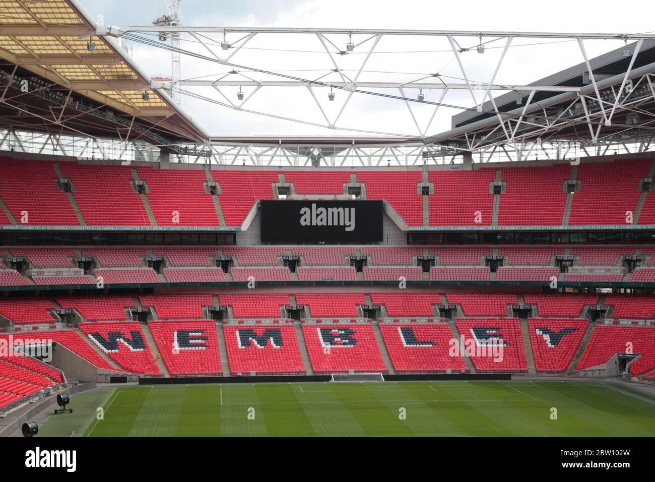 Wembley football stadium empty hi-res stock photography and images - Alamy