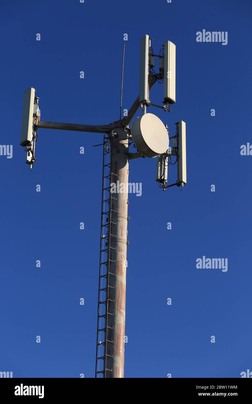 Ladder cell tower hi-res stock photography and images - Alamy