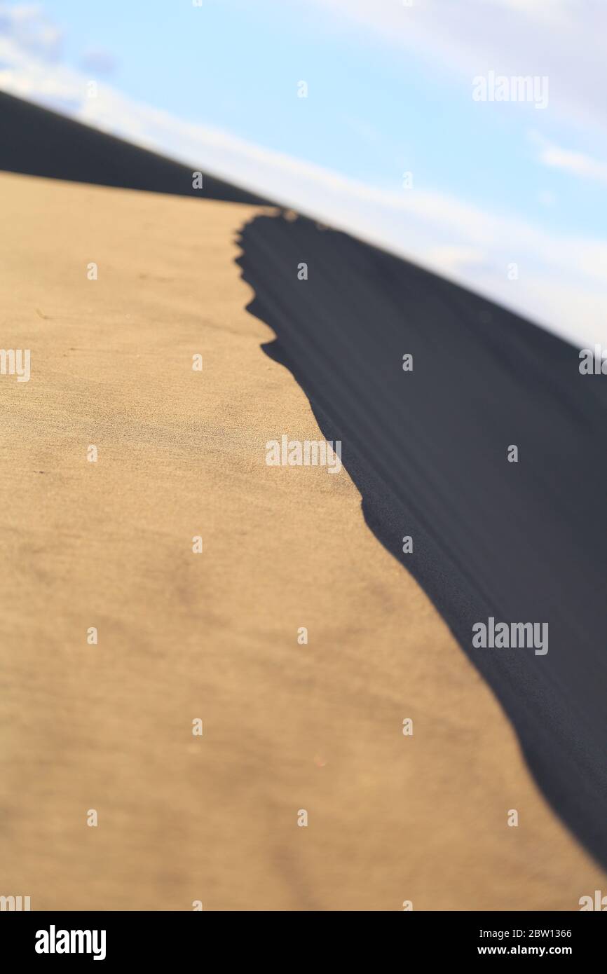 Sweeping Sand Dune at Mesquite Sand Flats, Death Valley Stock Photo - Alamy