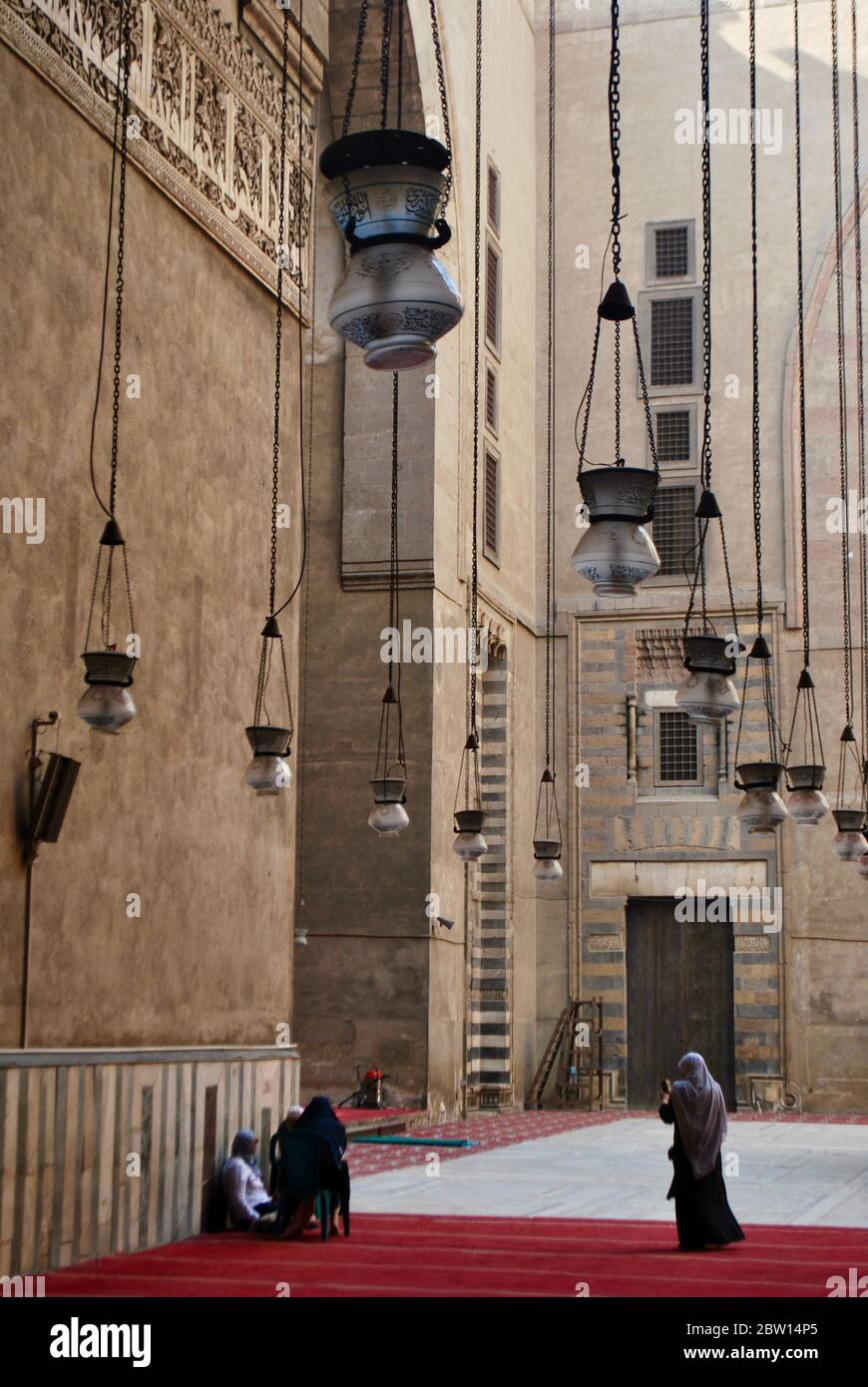 hanging lamps, Sultan Hassan Mosque, Cairo, Egypt Stock Photo - Alamy