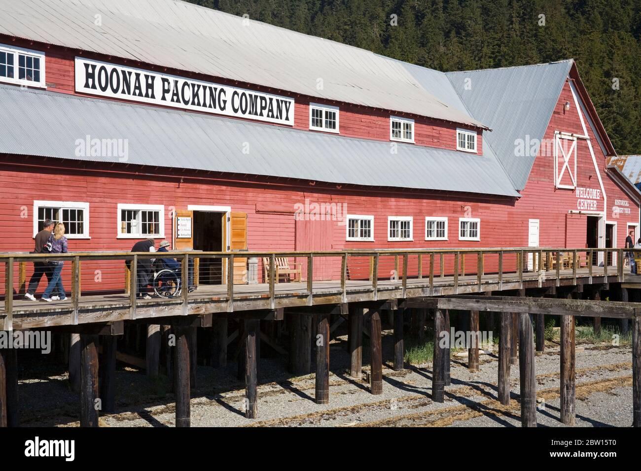 Hoonah indian hi-res stock photography and images - Alamy