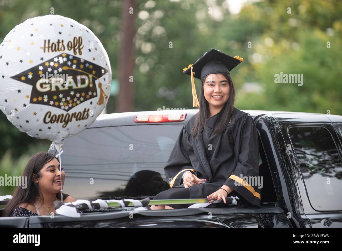Graduates of Navarro Early College High School parade through their ...