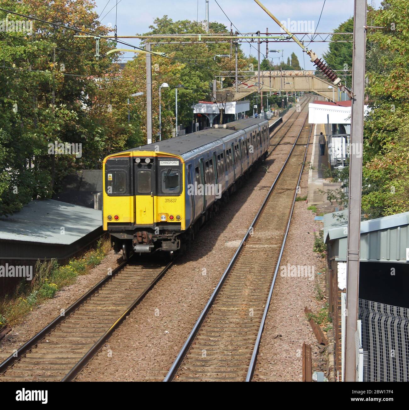 Old London Overground train at Highams Park Station on the Liverpool ...