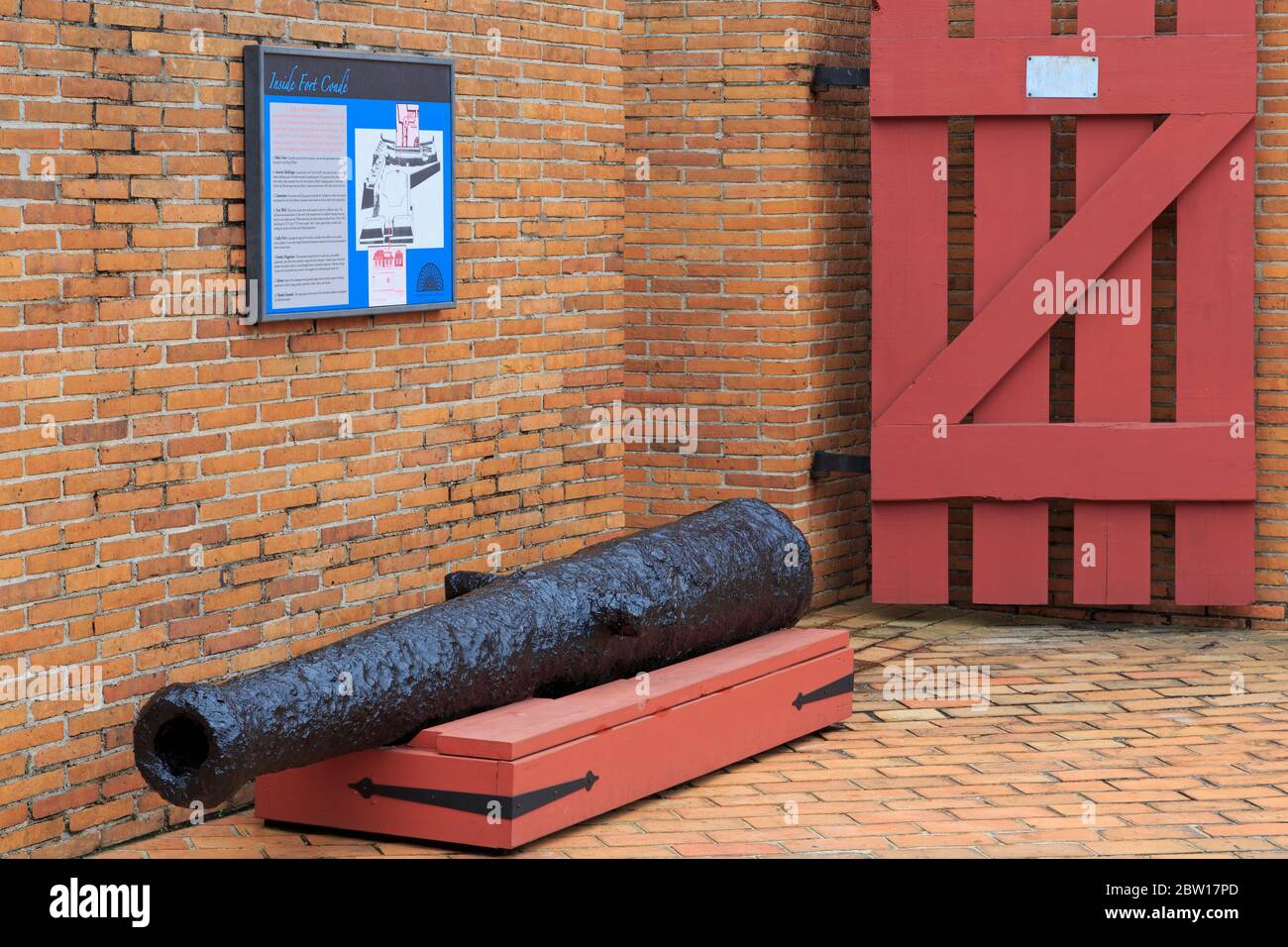 Mobile cannon hi-res stock photography and images - Alamy