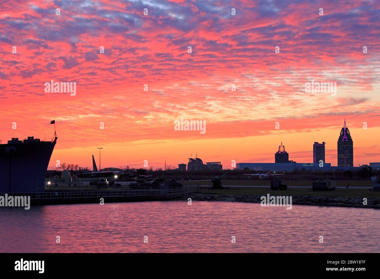 Mobile skyline hi-res stock photography and images - Alamy