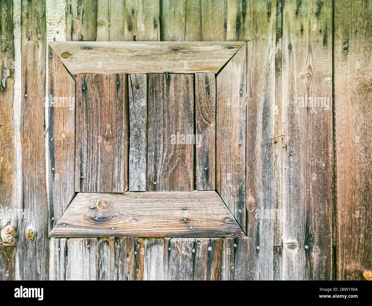 Small wooden barn hi-res stock photography and images - Alamy