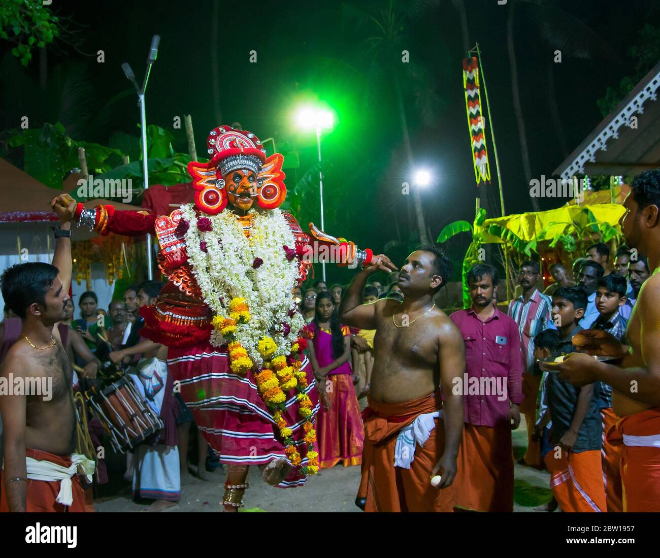 Vellattu theyyam hi-res stock photography and images - Alamy
