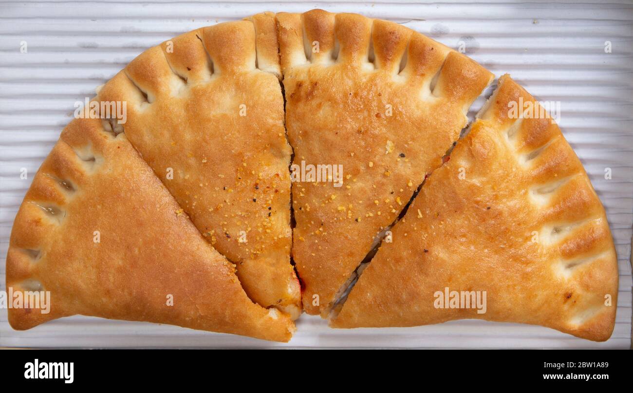 Tray pizza in paper hi-res stock photography and images - Alamy