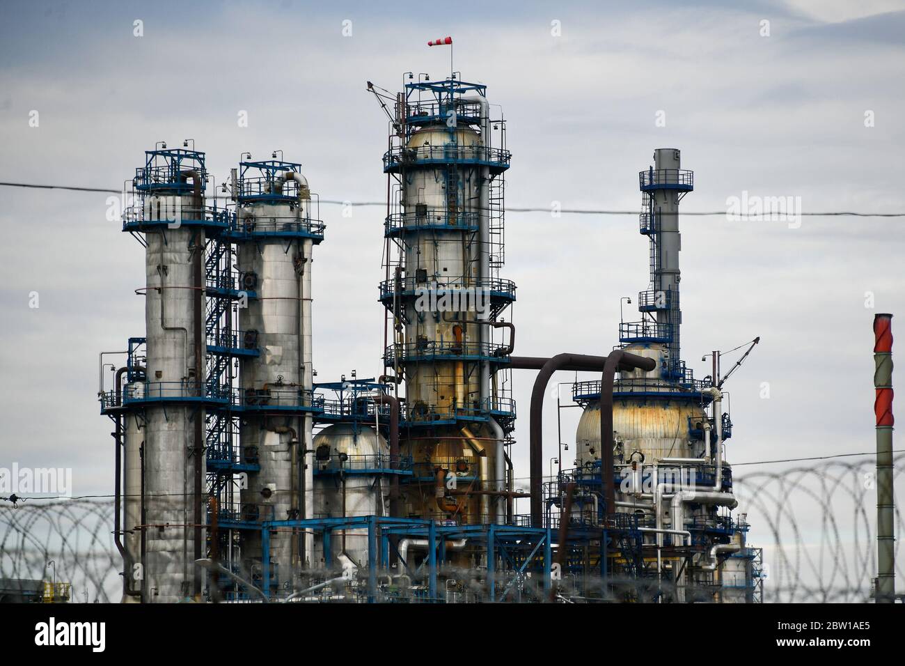 Exterior industrial factory building pipes hi-res stock photography and ...