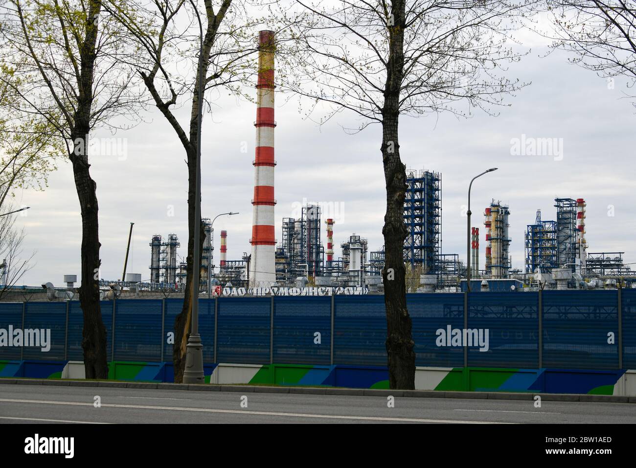 Moscow, Russia. 2nd May, 2020. Pipes of the Moscow Oil Refinery in the ...