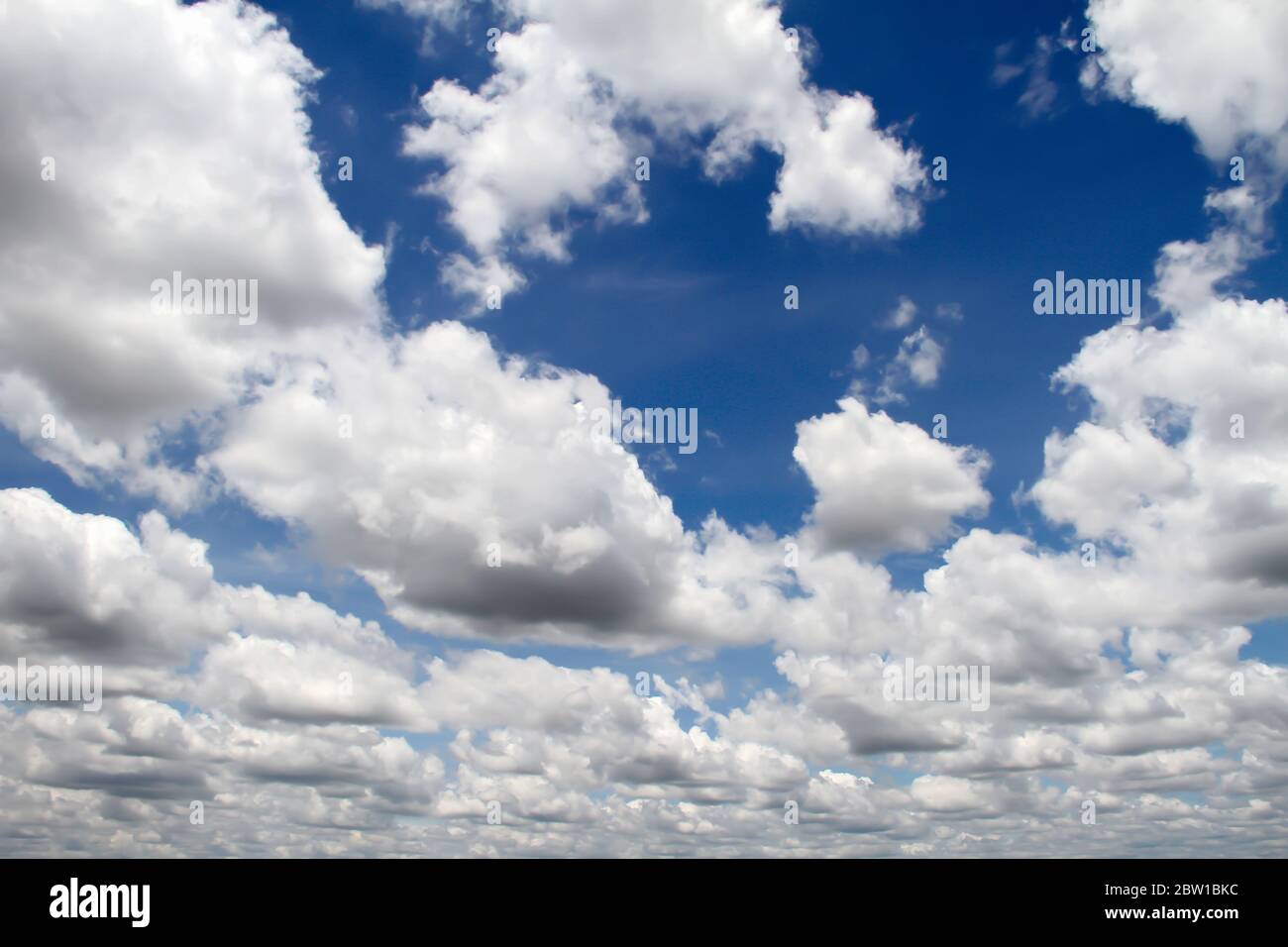 Beautiful cloudy background hi-res stock photography and images - Alamy