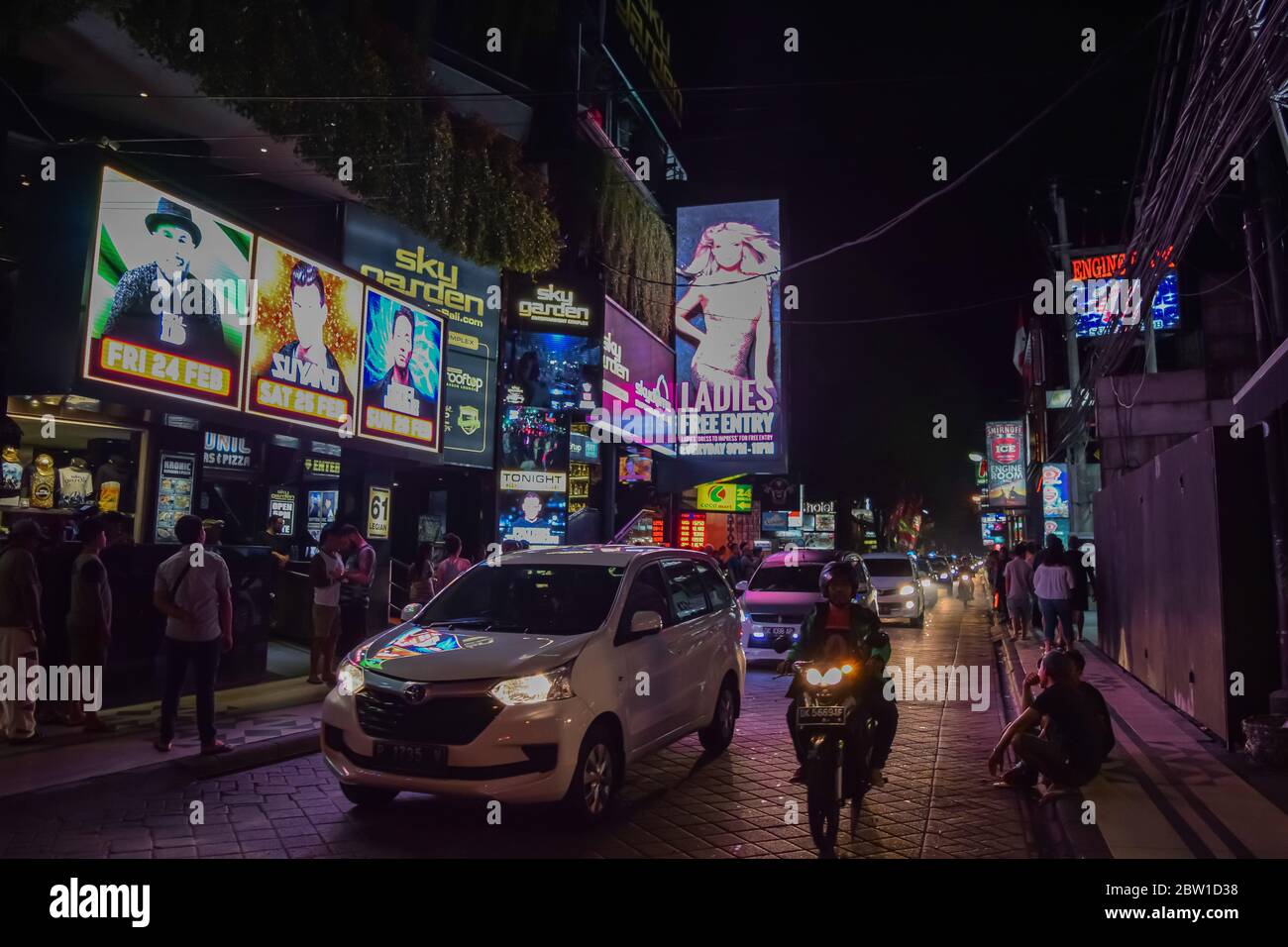 Night street scene bali hi-res stock photography and images - Alamy