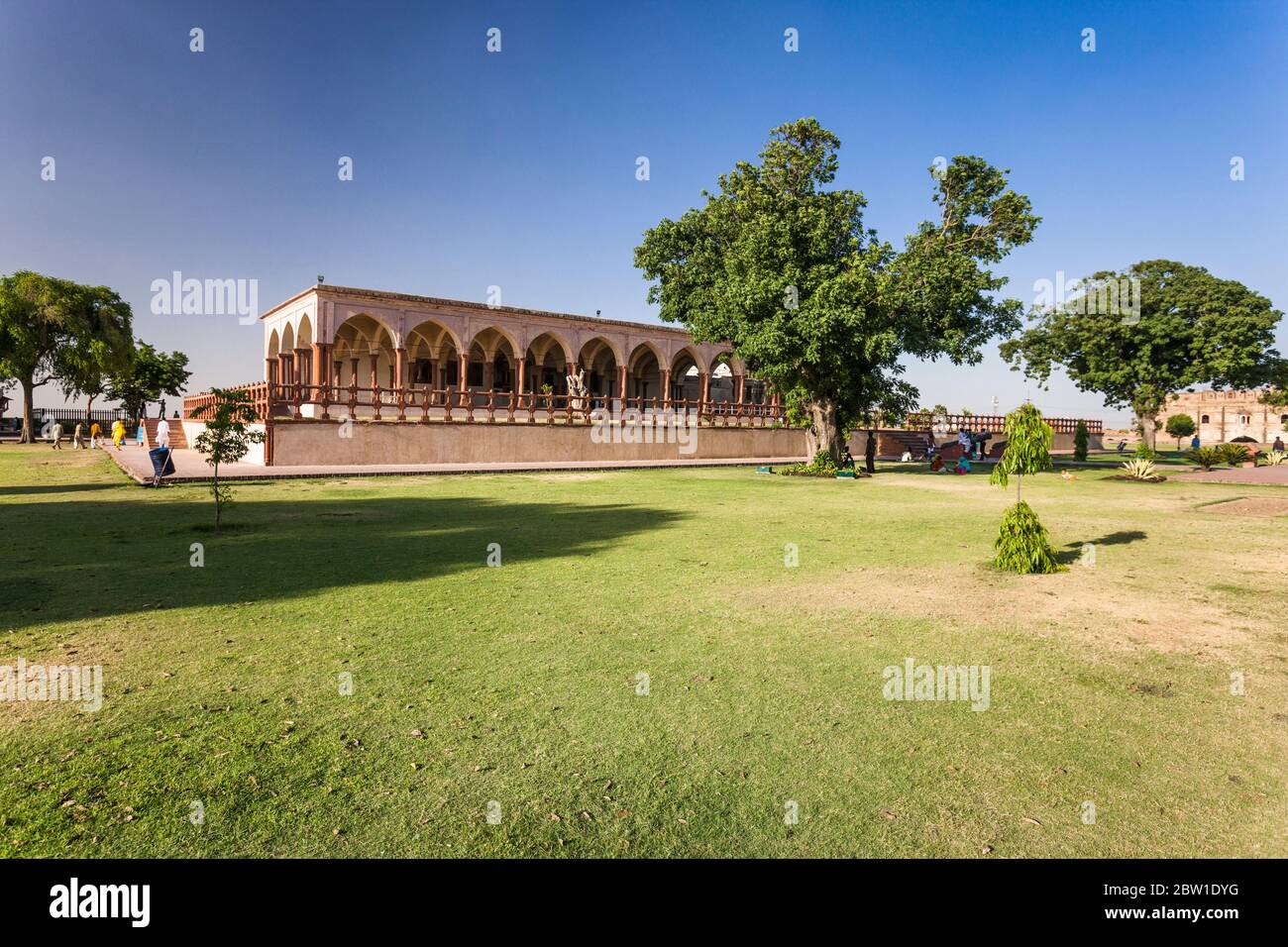 Diwan-e-aam, Courtyard of Lahore Fort, Citadel of Mughal Empire ...