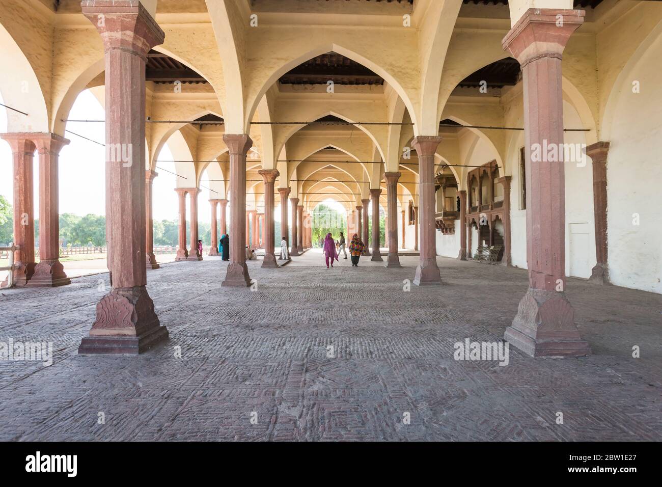 Lahore fort courtyard hi-res stock photography and images - Alamy