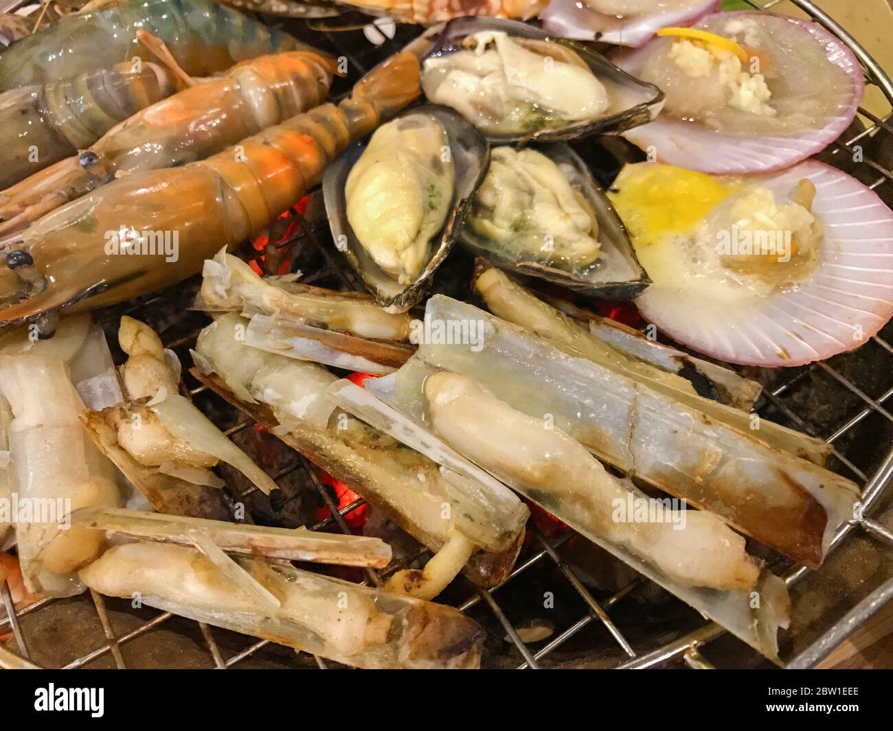 Seafood beach bbq hi-res stock photography and images - Alamy