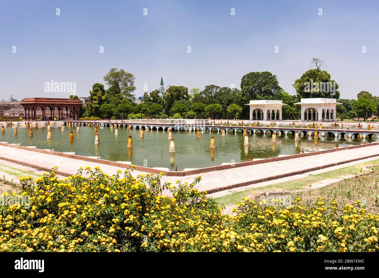 Shalamar hi-res stock photography and images - Alamy