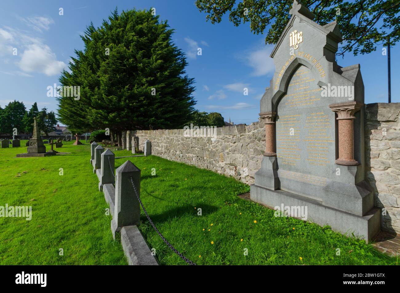 Abergele, UK: Aug 19, 2019: The cemetery at St. Michael's Church in ...