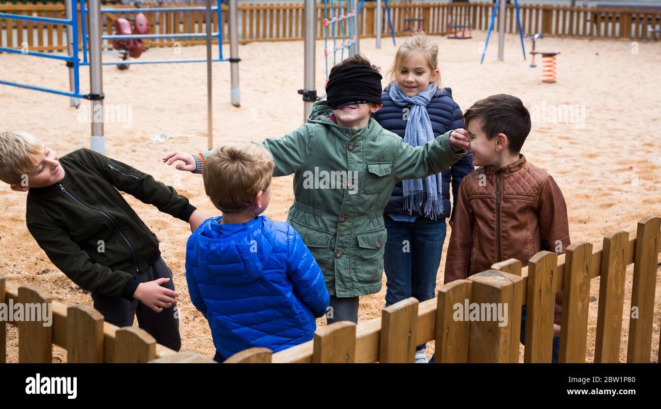 Blind girl in group hi-res stock photography and images - Alamy