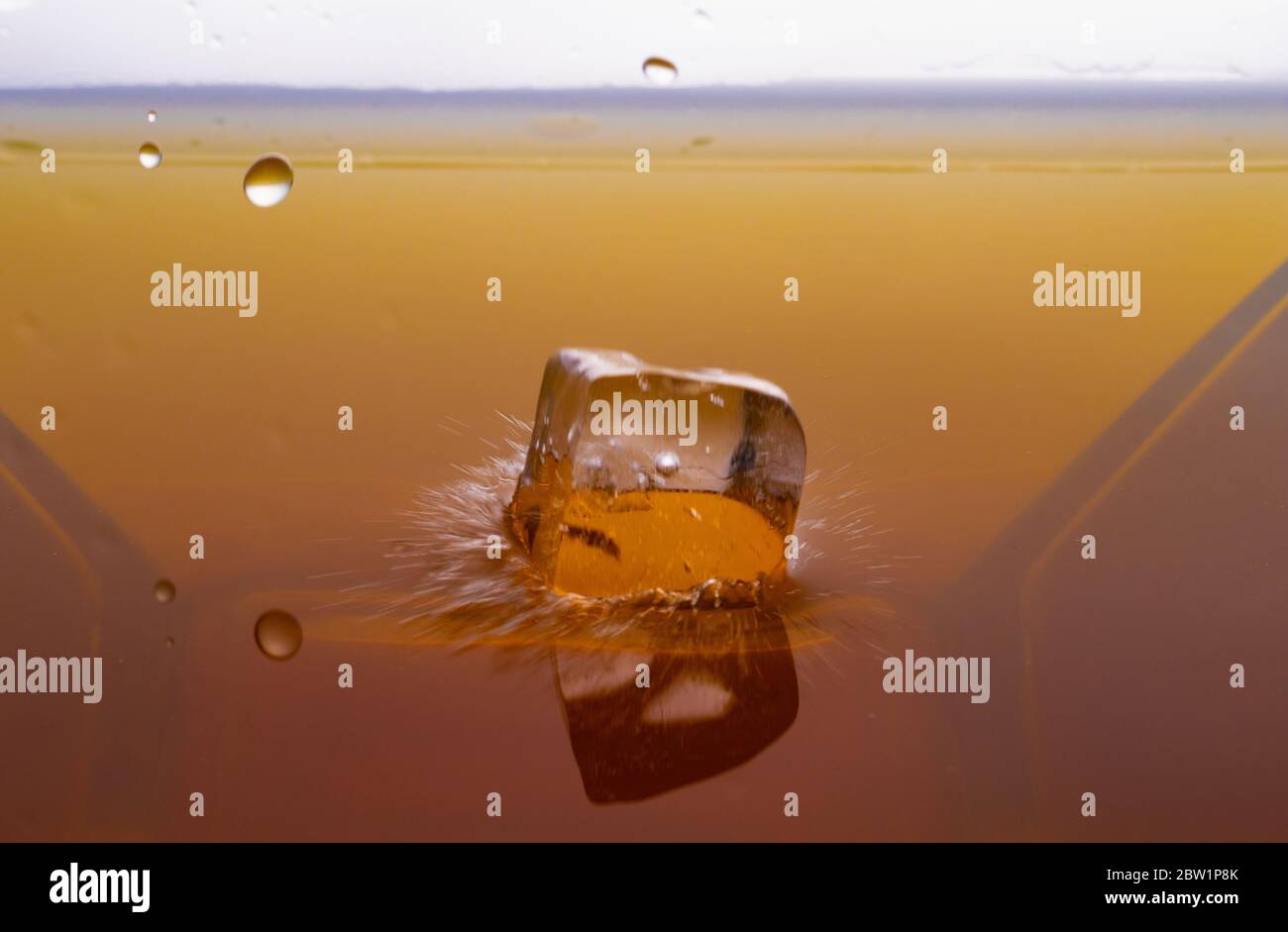 Golden few drops hi-res stock photography and images - Alamy