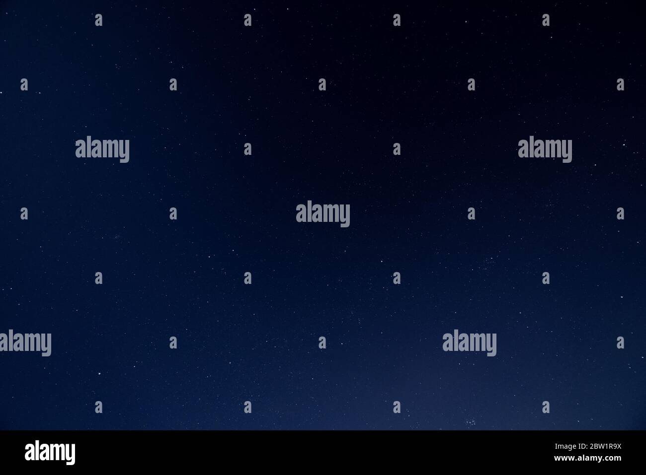 Dark blue night sky wallpaper hi-res stock photography and images - Alamy
