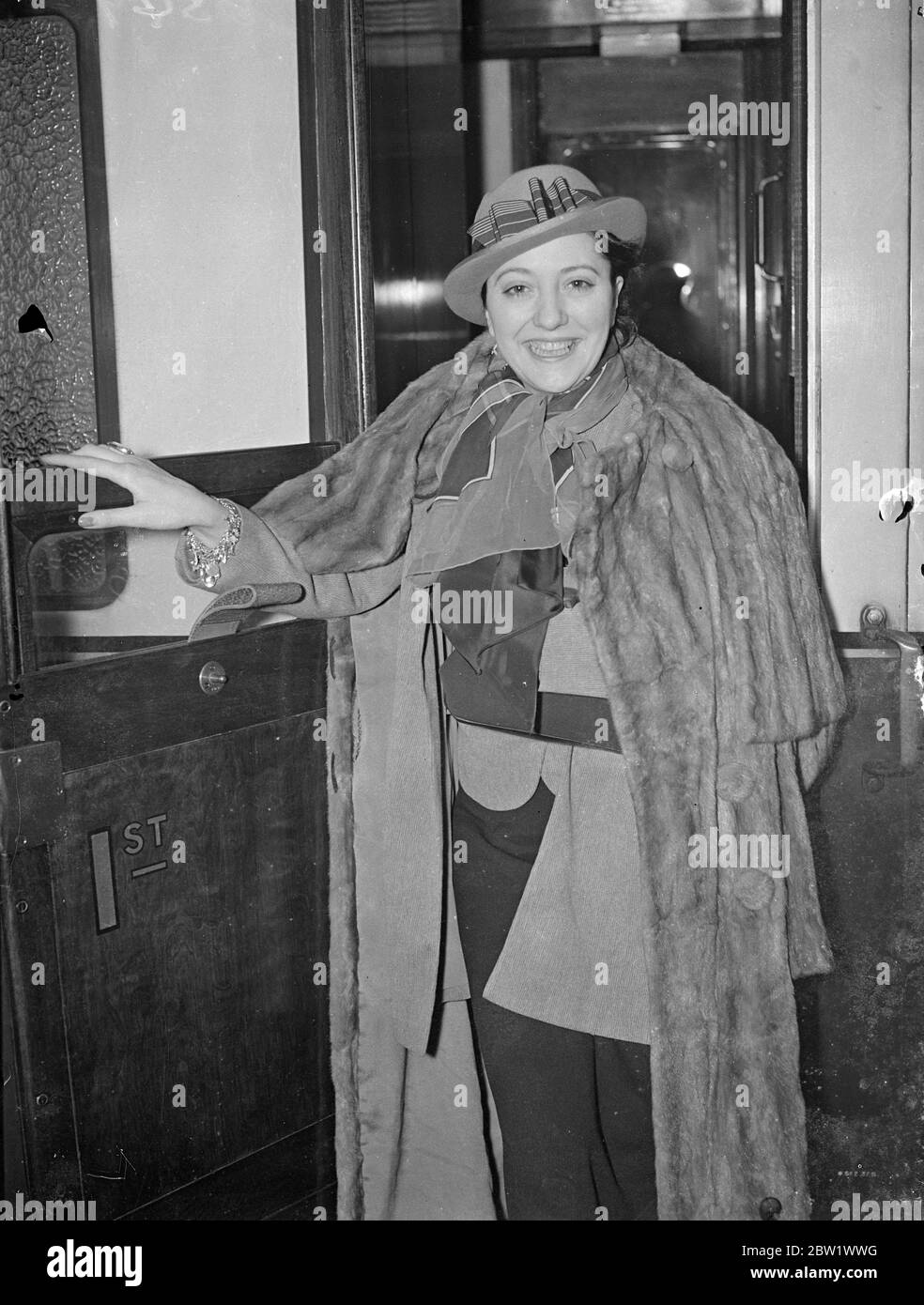 Miss united kingdom helen morgan hi-res stock photography and images ...