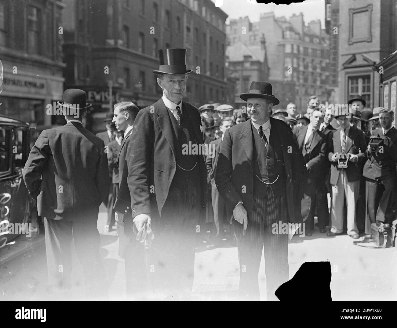 Lord Halifax at Conservative party meeting to elect Mr Chamberlain ...